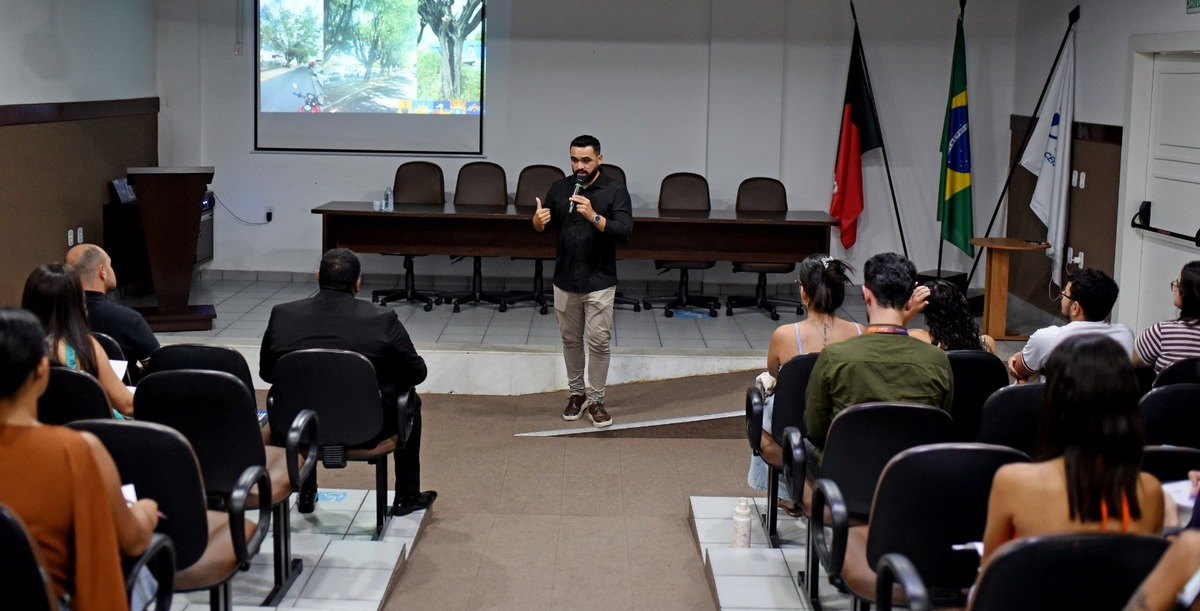 I Fórum do Meio Ambiente debate podas e revitalização dos canteiros ...
